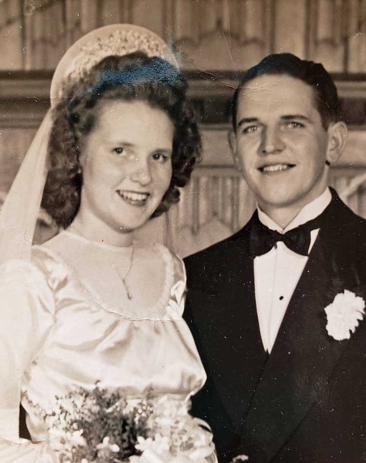 Lois Maxine Paris | Barton Family Funeral Service